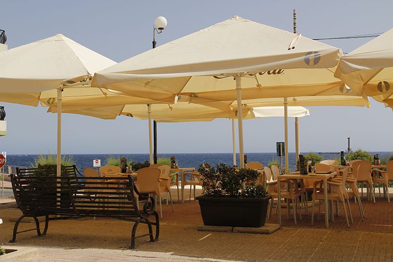 Casual Dining with a Sea View: The El Catalán Restaurant in Xgħajra ...